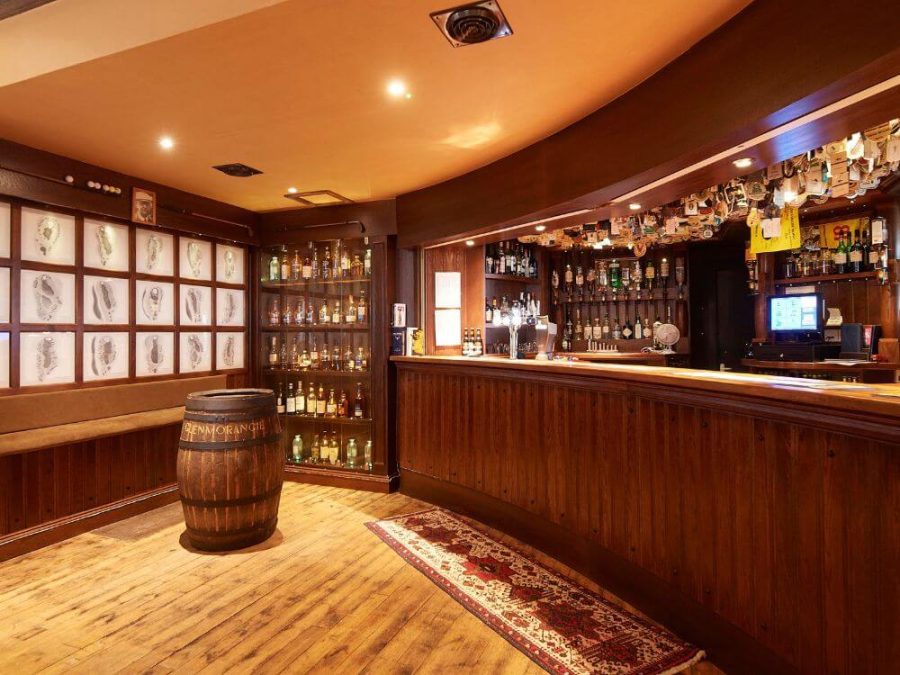 Most Memorable Golf Bars in the British Isles - LINKS Magazine