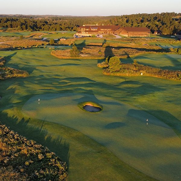 Tiger Woods and Payne's Valley at Big Cedar Lodge - LINKS Magazine